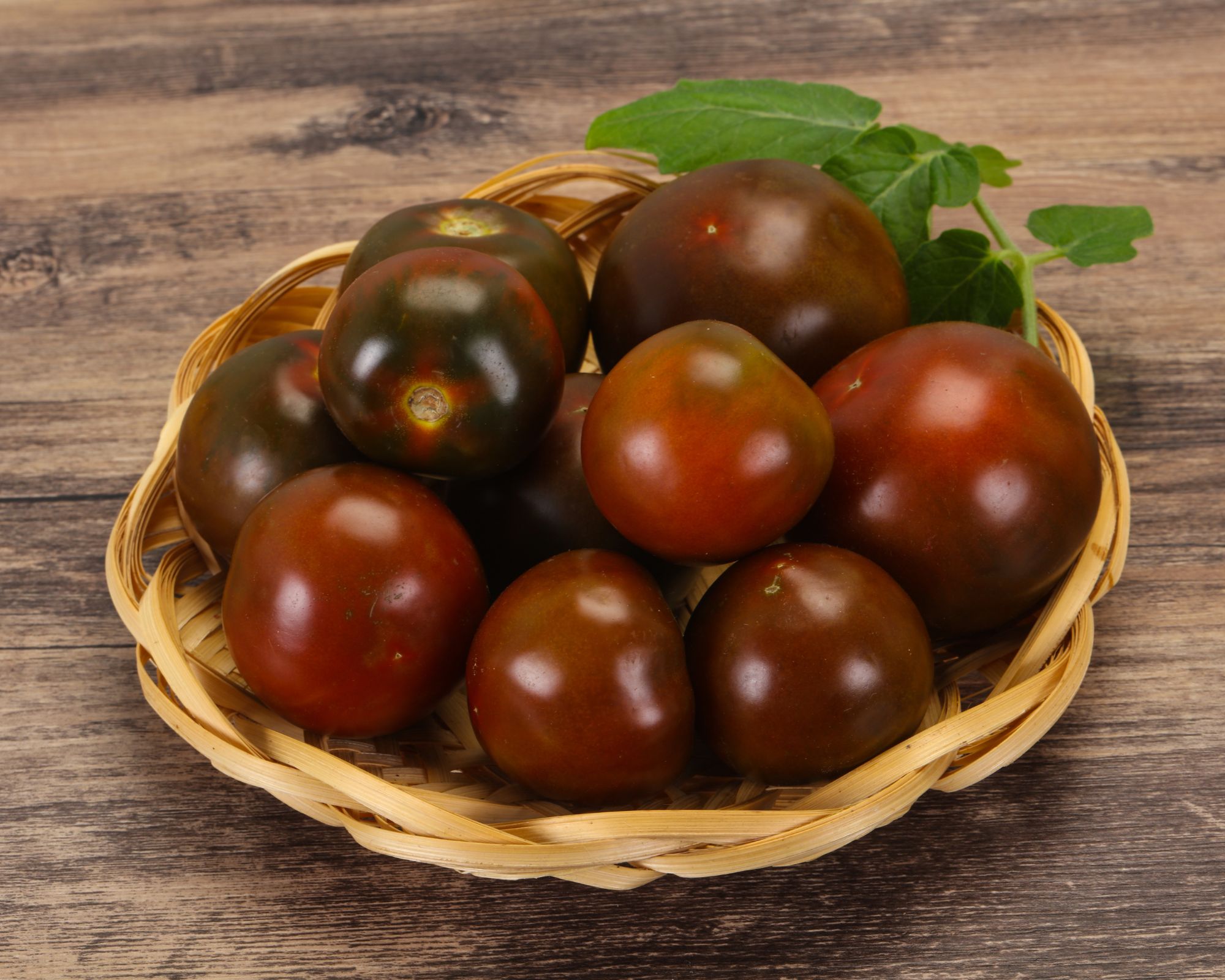 Kumato Tomatoes: What Makes Them Healthier Than the Rest? - Complete ...
