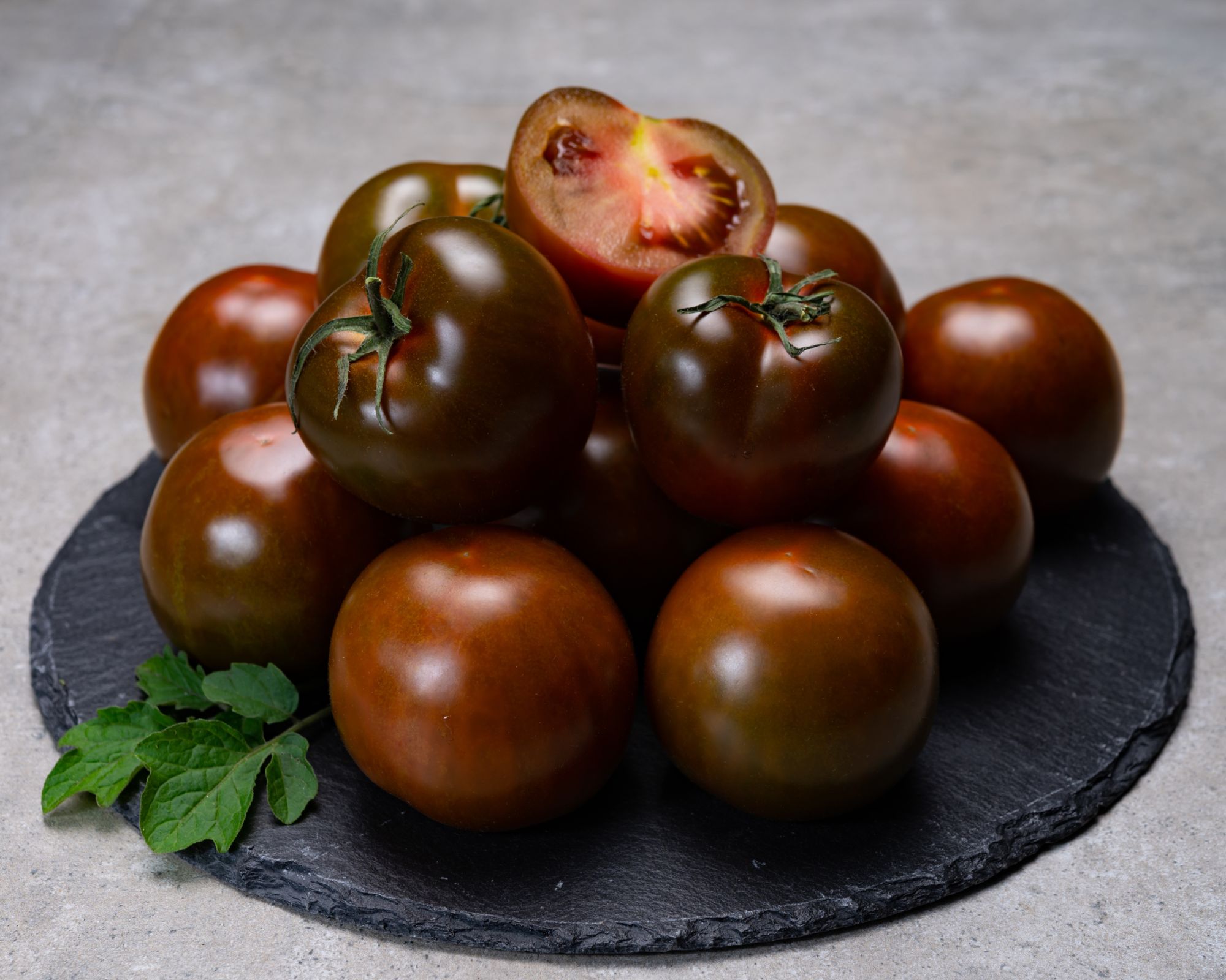 Kumato Tomatoes: What Makes Them Healthier Than the Rest? - Complete ...