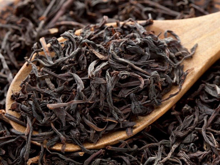 Feeding the Soil: 16 Natural Fertilizers to Boost Your Garden ...
