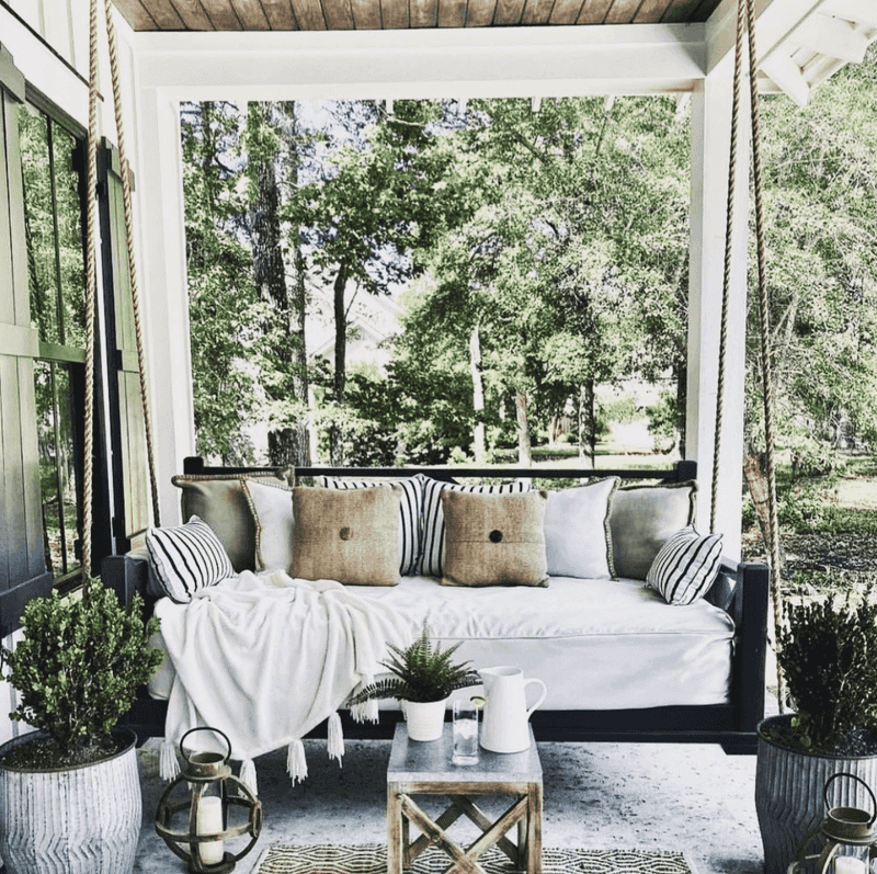 17 Front Porch Decorating Ideas That Will Seriously Charm You ...