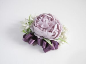 10 Prom Flowers That Will Instantly Elevate Your Entire Look - Complete ...