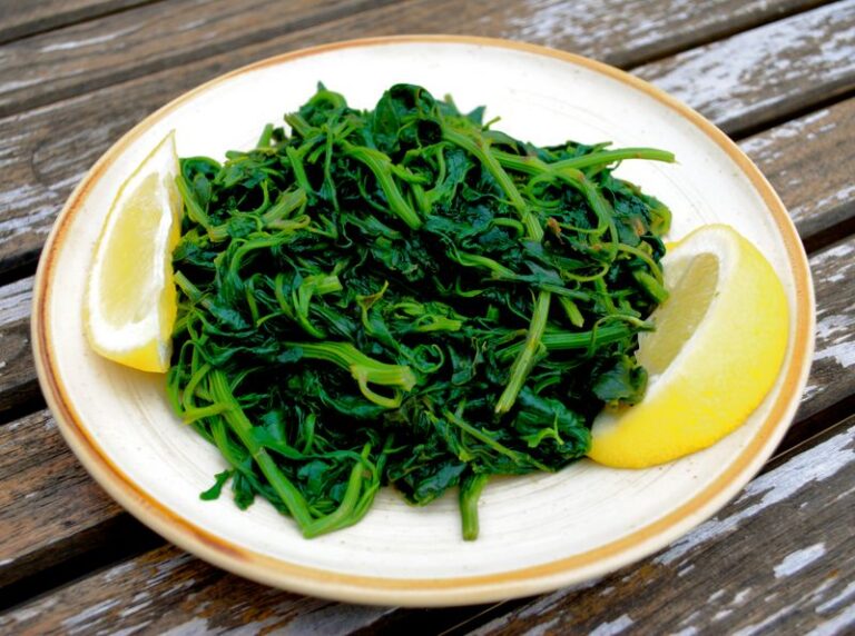 20 Common Edible Weeds You Can Eat Just Like Vegetables - Complete ...