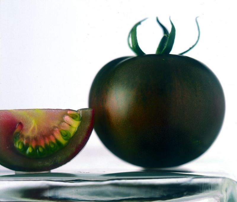 This Strange-Looking Tomato Is Healthier Than All the Rest—Here’s Why ...