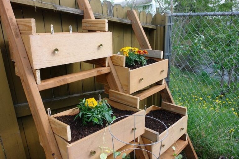No Budget? No Problem! 20 Upcycled Garden Projects That Look Million ...