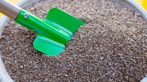 The Best Soil Mix for Container Gardening - Complete Gardening