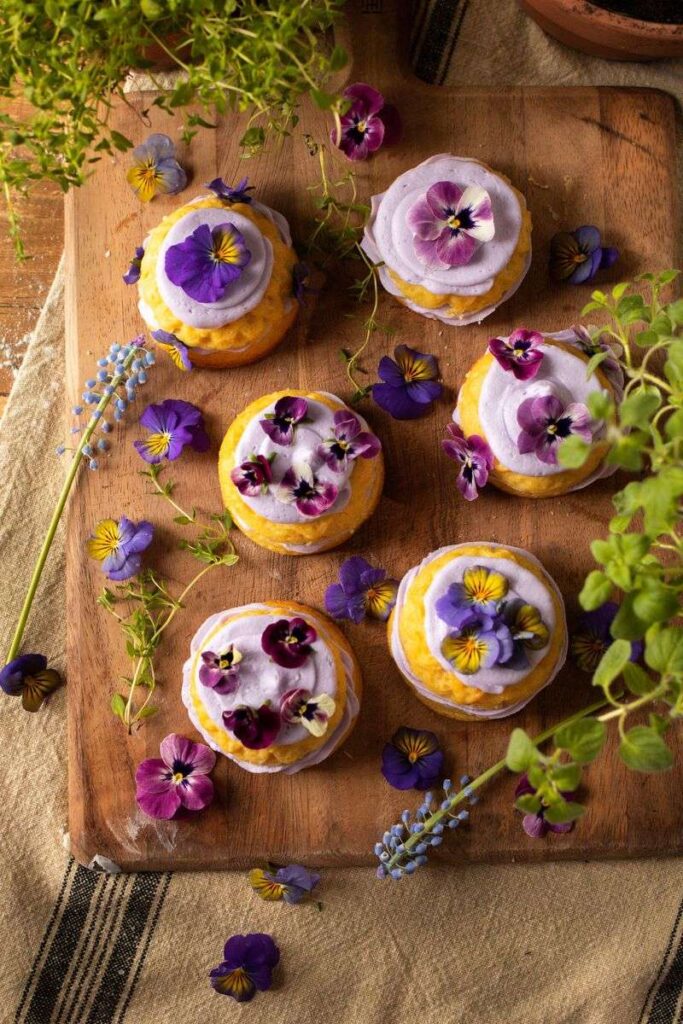 20 Edible Flowers and Herbs That Make Stunning Food Garnishes ...